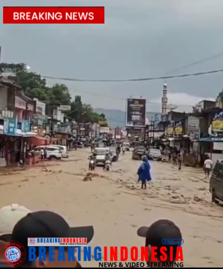 Banjir Bandang Terjang Kota Parapat Hingga Hancurkan Perumahan dan Akses Jalan - Breaking Indonesia